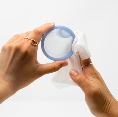 Mentrual Cup & Disc Wipes | Saalt